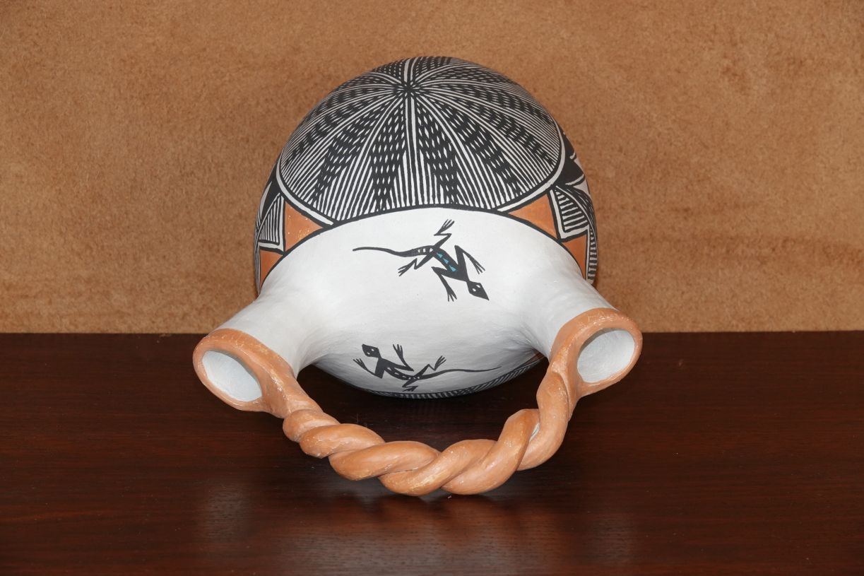 Acoma Pueblo pot12