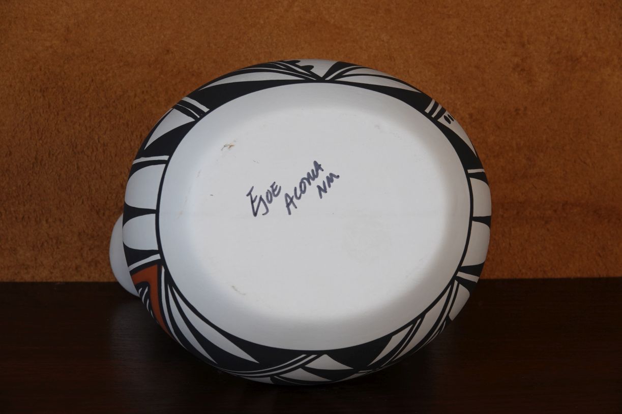 Acoma Pueblo Pot2